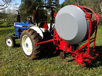 Grass Sprigger - Unknown Make - Yesterday's Tractors