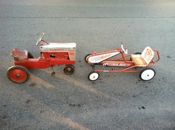 Farmall Tractor Cycle 560 - Yesterday's Tractors