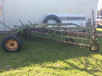 JD Hay Rake - Yesterday's Tractors