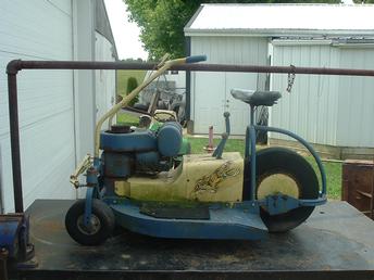 1940? Road Runner 3 Wheeled Mower - Yesterday's Tractors