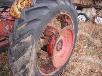 Ford 941 High Crop - Yesterday's Tractors
