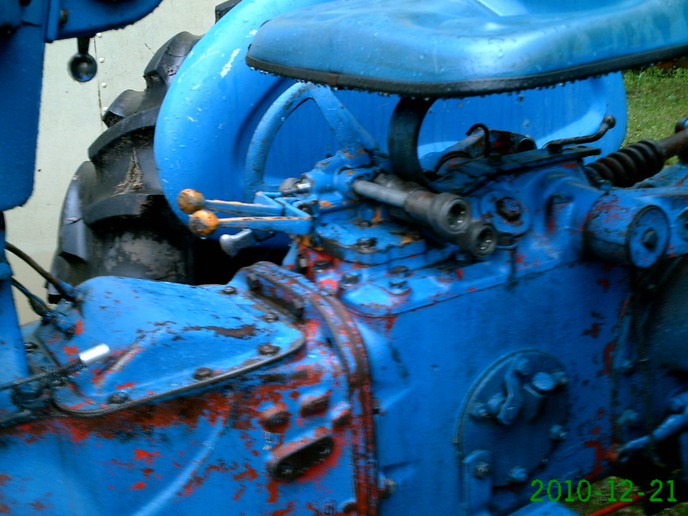 Make Model And Year Ford 971 - Yesterday's Tractors