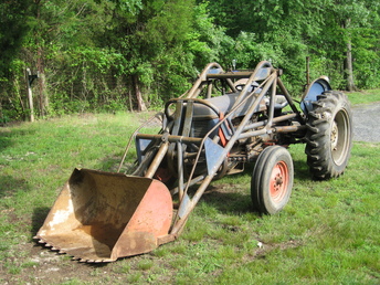 Massey Ferguson With Loader - Yesterday's Tractors