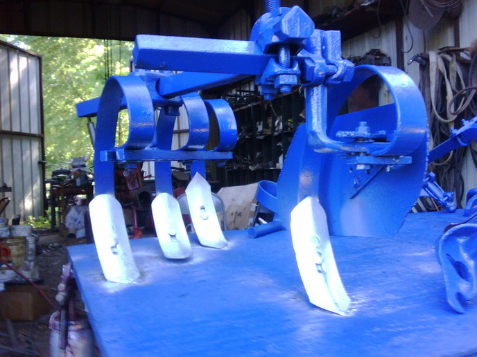 IH implement blue paint | Yesterday's Tractors Forums