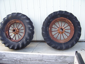 Round Spoke Wheels - Yesterday's Tractors