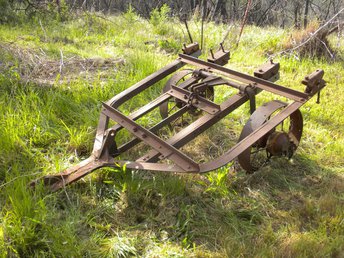 Antique Implement - Yesterday's Tractors