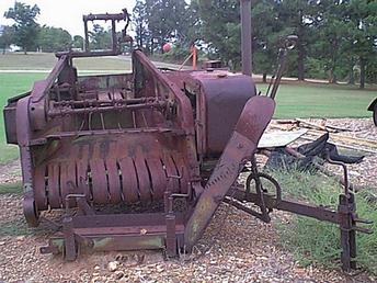John Deere Baler - Yesterday's Tractors