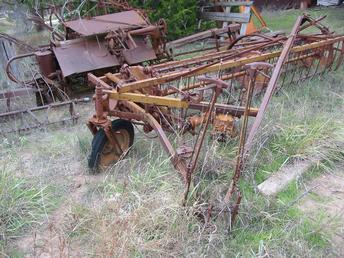 Unknown Side Delivery Rake - Yesterday's Tractors