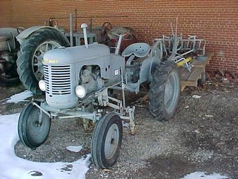 1954 Massey Harris - Ferguson Pony (2003-02-15) - Tractor Shed