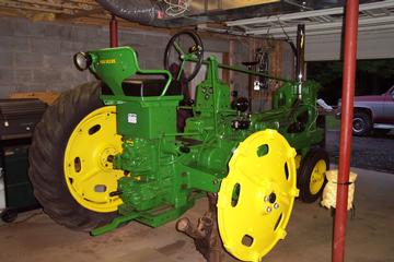 1953 John Deere 50 (Rear) (2002-05-07) - Tractor Shed