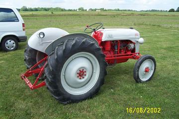 1948 Ford 8N (2002-07-10) - Tractor Shed