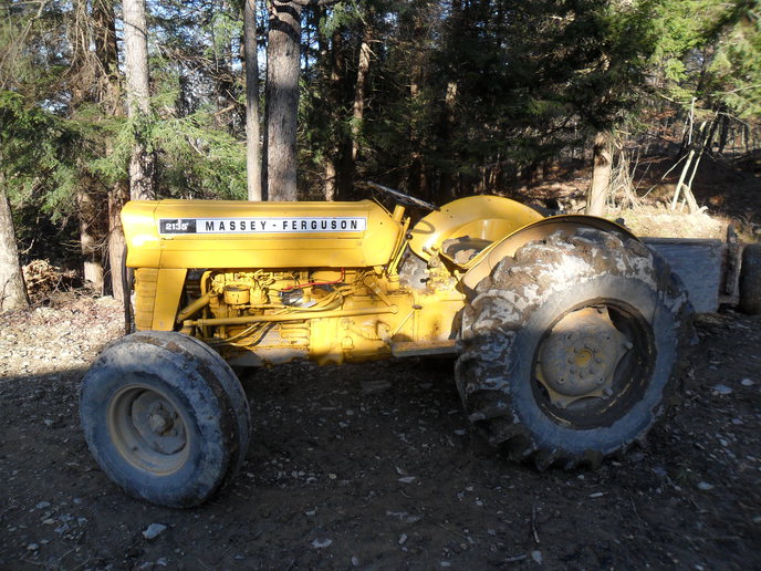 Massey Ferguson Model 2135 (2012-02-13) - Tractor Shed