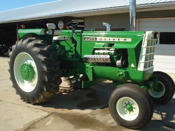 Oliver 2255 (2012-03-13) - Tractor Shed