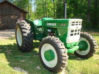 1973 Oliver 1365 Mfwa (2012-04-27) - Tractor Shed