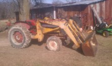 1959 International 340 (2013-02-16) - Tractor Shed