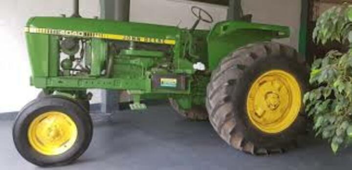 John Deere 4435 (2023-12-03) - Tractor Shed