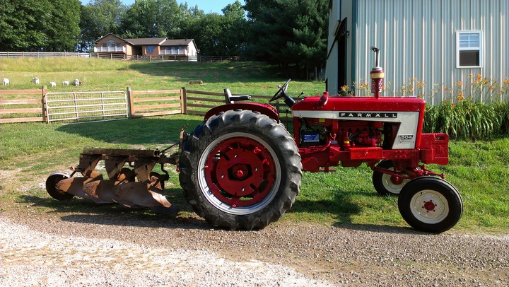 Farmall 504 NEW PLOW pictures! And... - Yesterday's Tractors