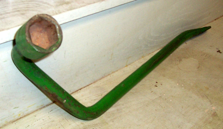 37' jd a rear wheel torque | Yesterday's Tractors Forums