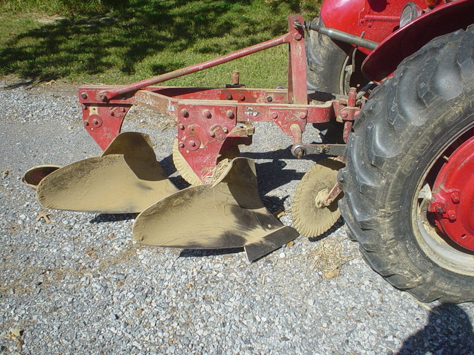 Ferguson Plow - Clogging up on trash | Yesterday's Tractors Forums