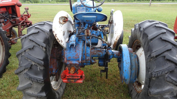 Offset Fords - Yesterday's Tractors