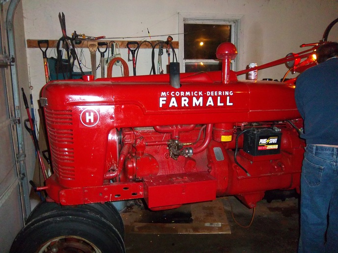 Farmall H restoration project tool box options | Yesterday's Tractors ...