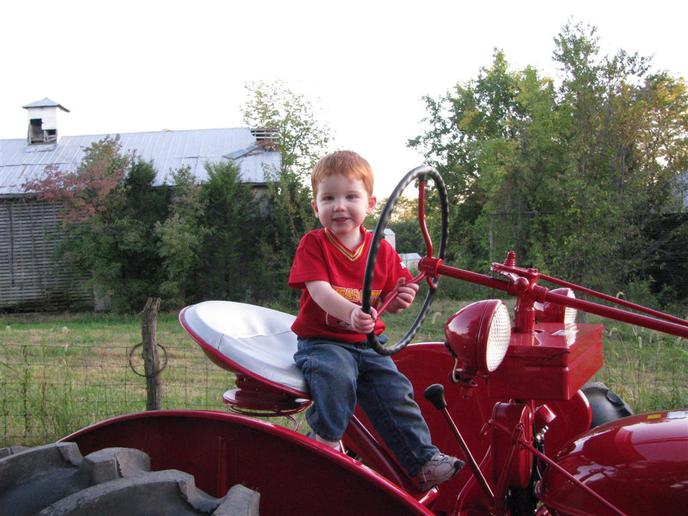 Farmall H restoration project tool box options | Yesterday's Tractors ...