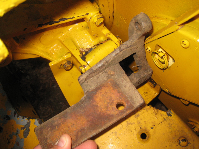 MF 3165/165 rear step plate brackets | Yesterday's Tractors Forums