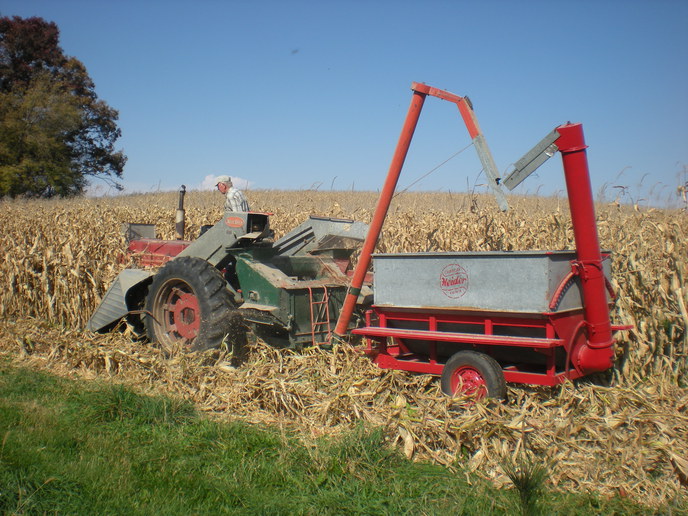 Corn Picker Pics | Yesterday's Tractors Forums