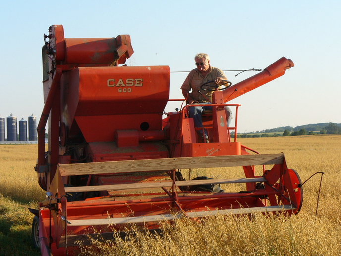 Case 600 Combine | Yesterday's Tractors Forums