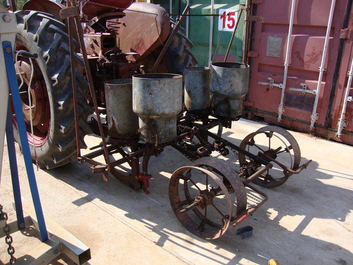 IH Farmall C251 Planter | Yesterday's Tractors Forums