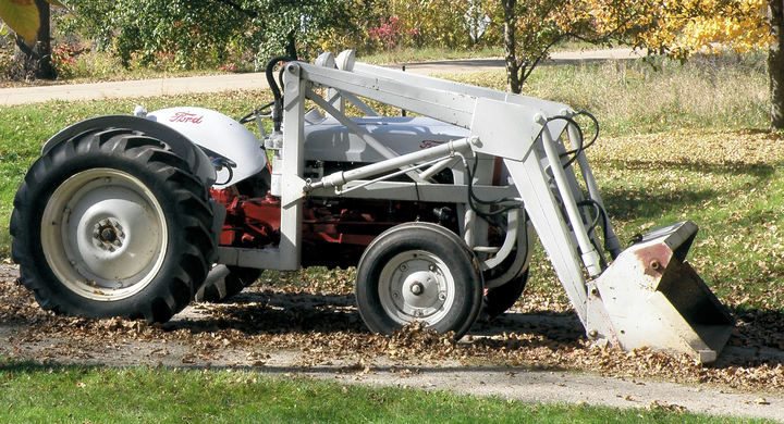 Jubilee Loader | Yesterday's Tractors Forums