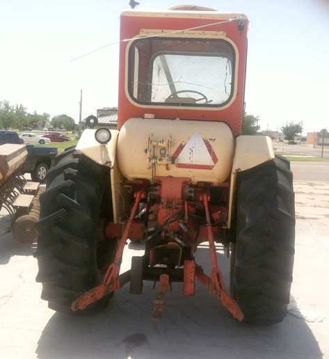 Case 930 on side of road | Yesterday's Tractors Forums
