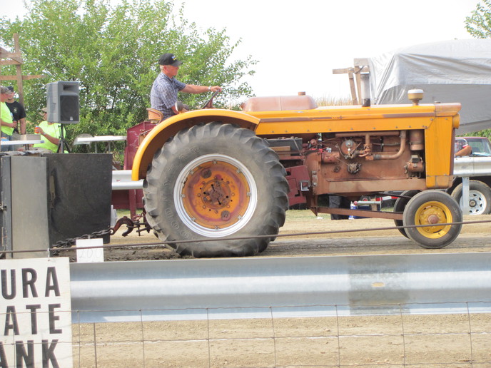 Pics From Laura, Illinois - Small Town Pull | Yesterday's Tractors Forums