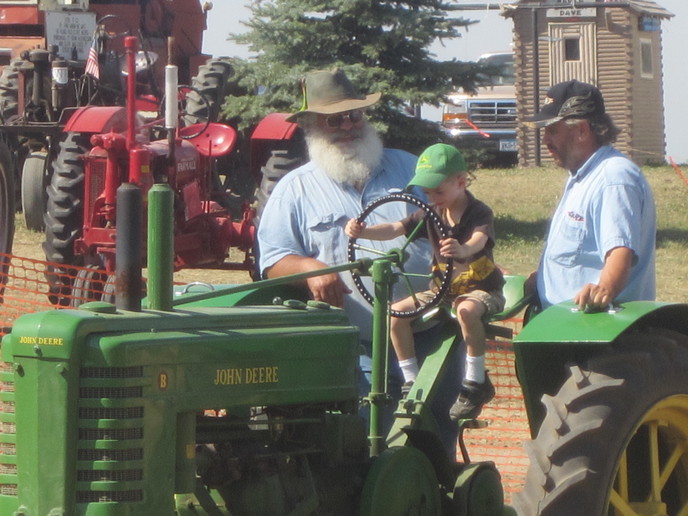 Pics from Rollag thrashing show. | Yesterday's Tractors Forums