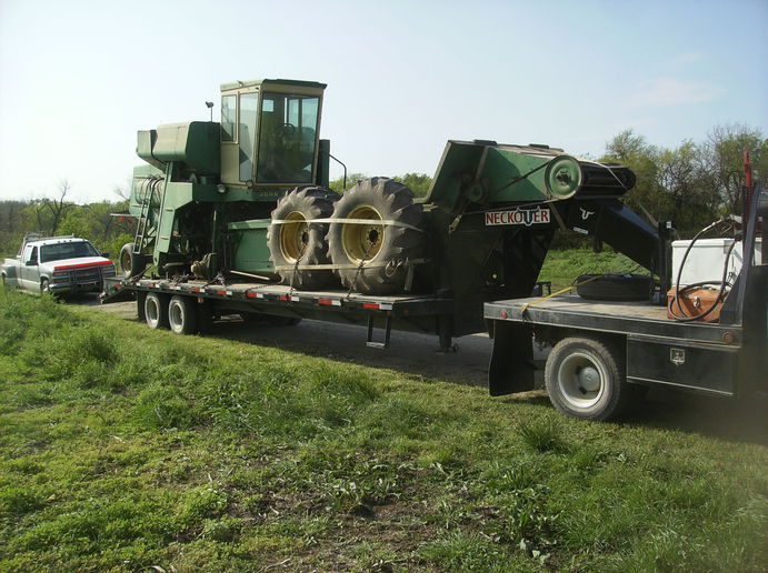 Will a Gleaner model K combine hauling. | Yesterday's Tractors Forums