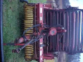 Used Farm Tractors for Sale: New Holland 850 Round Baler (2005-05-09 ...