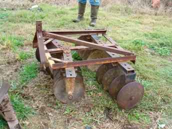 Used Farm Tractors for Sale: Cat 0 Disk (2005-05-22) - Yesterday's Tractors