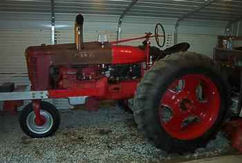 Used Farm Tractors for Sale: Farmall M Pulling Tractor (2005-05-30 ...