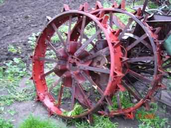 Used Farm Tractors for Sale: Farmall H Rear Steel Wheels (2005-06-04 ...