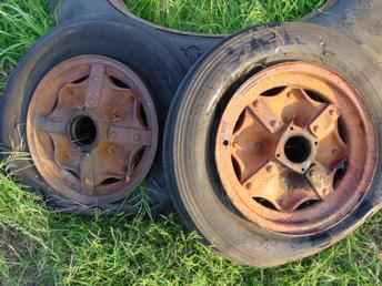 Used Farm Tractors for Sale: Farmall F20 Front Wheels (2005-06-13 ...