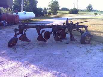 Used Farm Tractors for Sale: John Deere 4 Bottom Plow (2005-07-12 ...