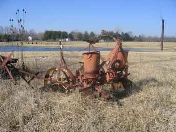 Used Farm Tractors for Sale: Cockshutt Black Hawk Planter (2005-07-13 ...