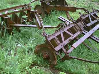 Used Farm Tractors for Sale: Dearborn Disc (2005-07-13) - Yesterday's ...