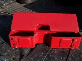Used Farm Tractors for Sale: Light Bar Toolbox Farmall (2005-07-17 ...