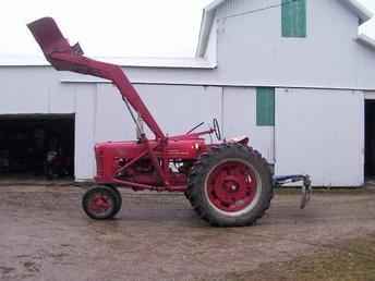 Used Farm Tractors for Sale: Loader Off A 300 Farmall (2005-07-18 ...
