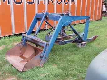 Used Farm Tractors for Sale: Loader Off 801 Ford (2005-08-17 ...