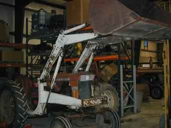 Used Farm Tractors for Sale: Ih 2000 Loader (2005-08-31) - Yesterday's ...