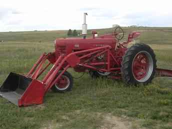 Used Farm Tractors for Sale: Nice Farmall 400 W/Loader (2005-09-05 ...