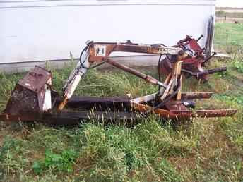 Used Farm Tractors for Sale: 1000 International Loader (2005-09-25 ...