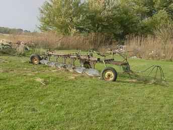 Used Farm Tractors for Sale: John Deere 6 Bottom Pull Plow (2005-10-11 ...
